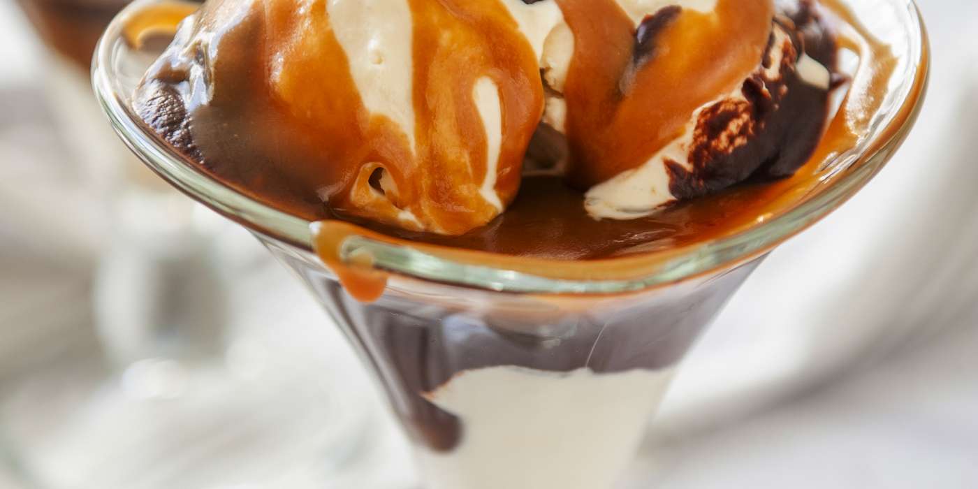 salted caramel & chocolate sundae - Glenisk